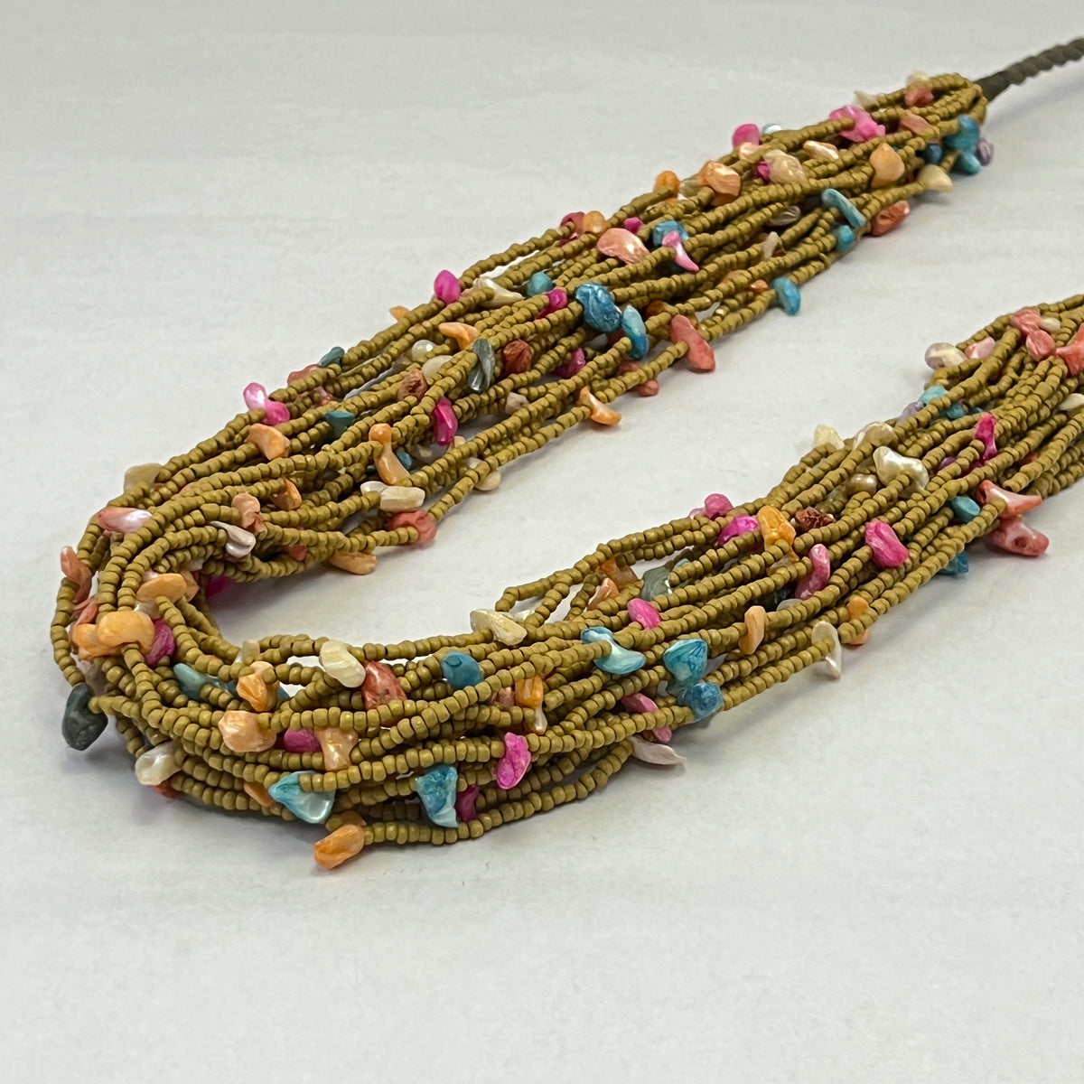 MULTY LAYERED SEED BEAD AND SHELL THREAD NECKLACE – dastakaaristore